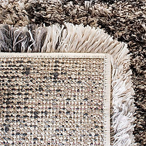 SAFAVIEH Iceland Shag Collection Area Rug - 5'3" x 7'6", Cream & Grey, Modern Design, Non-Shedding & Easy Care, 2.5-inch Thick Ideal for High Traffic Areas in Living Room, Bedroom (ISG519A)