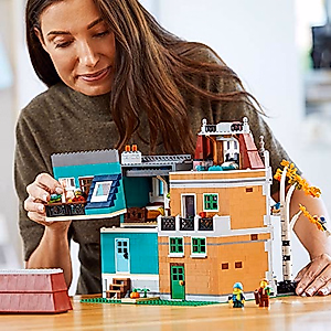 LEGO Creator Expert Bookshop 10270 Modular Building Kit, Big Set and Collectors Toy for Adults, (2,504 Pieces)