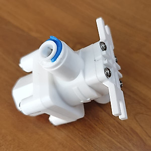 MALIDA 1/4" OD Tube Water Pressure Relief Regulator, Reducing Valve Filter Protection Push to Quick Connect Fittings for Reverse Osmosis Water System.