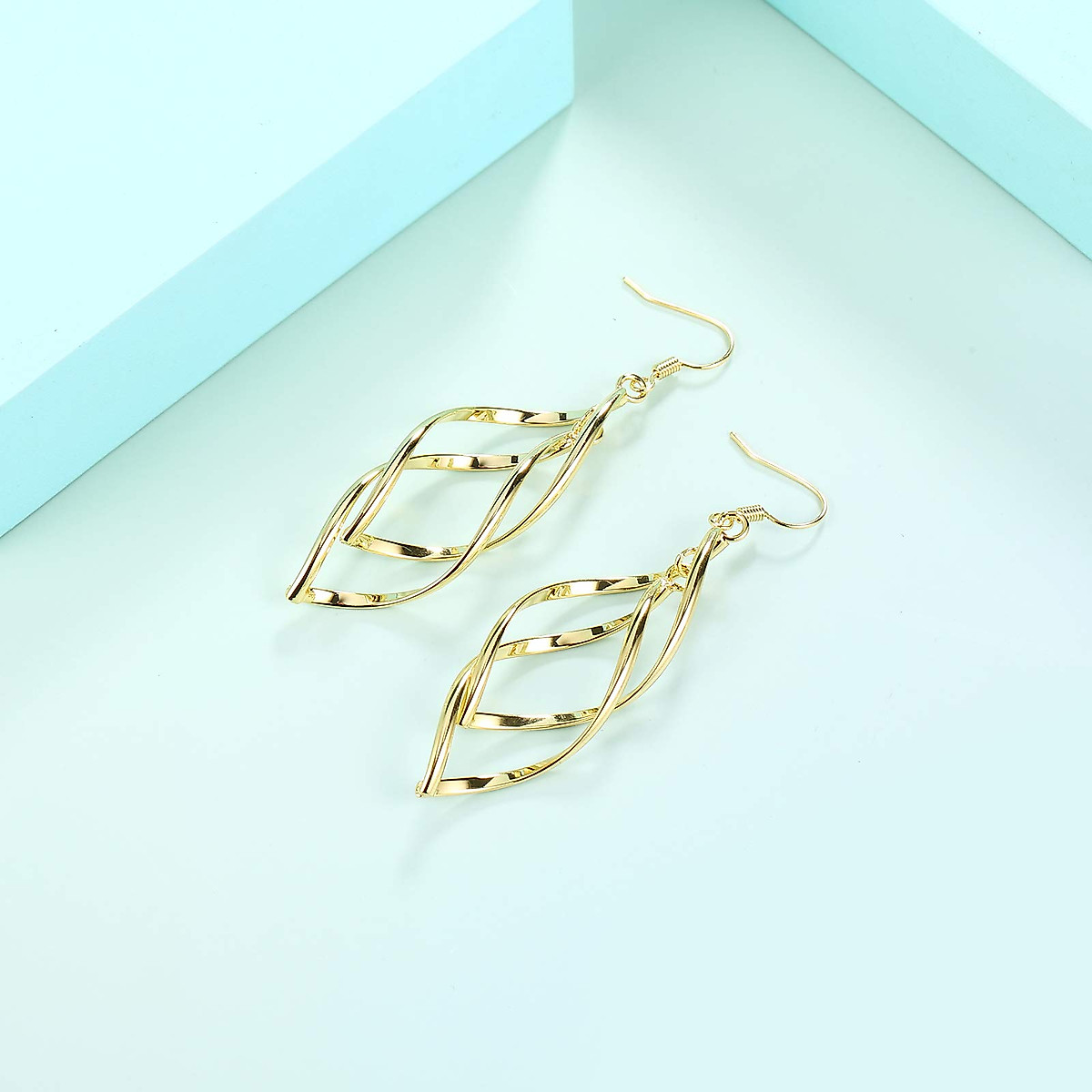 18K Gold Plated Earrings For Women Hypoallergenic Gold Earrings Gold Statement Earrings for Women Trendy Fashion Gold Jewelry Gifts Above 12 Years Old（Gold）