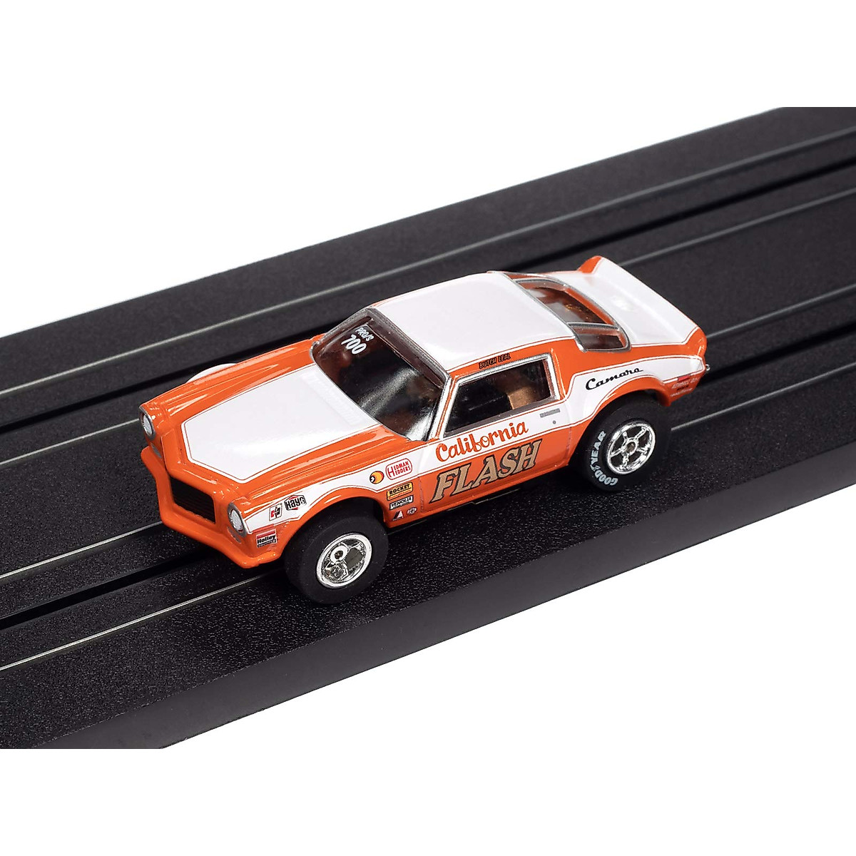 Auto World Xtraction R32 1970 Chevy Camaro Butch Leal California Flash HO Scale Slot Car
