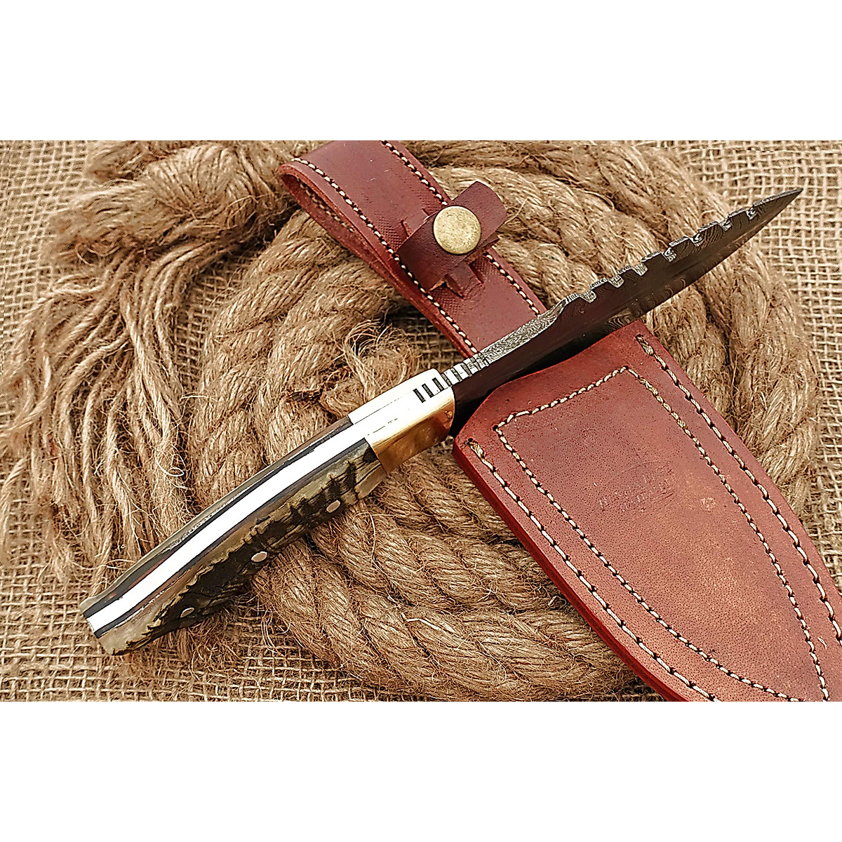 HUNTEX Unique Custom Handmade Hand-Forged New Feather Pattern Damascus Steel 9.5 Inch Long Full Tang Ram Horn Handle Razor Sharp Hunting Camping Knife with Genuine Leather Sheath