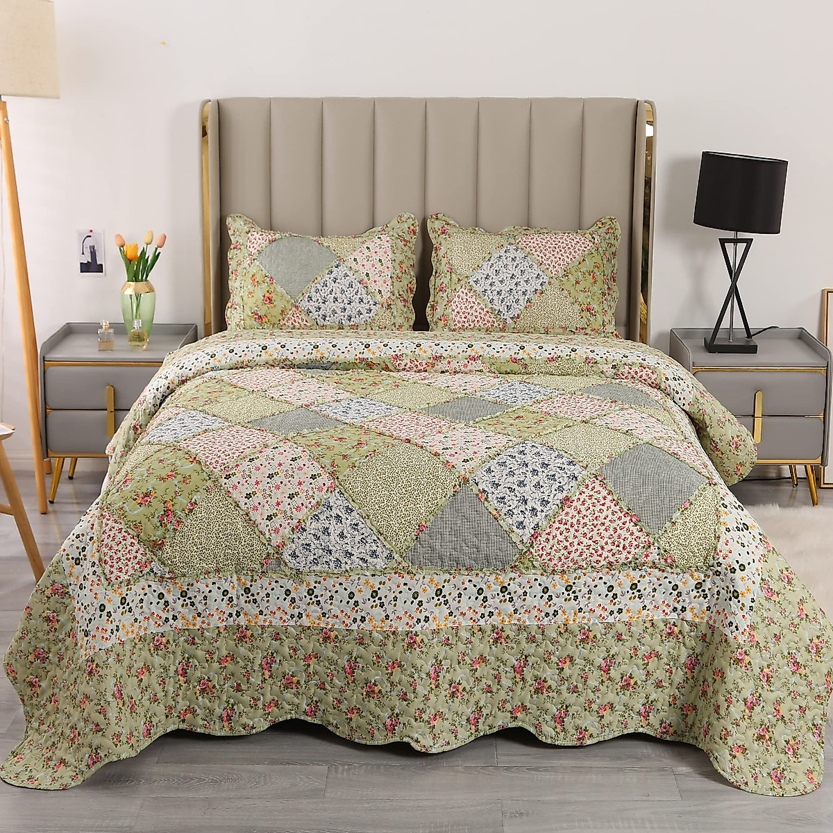 King Size Patchwork Quilt Set Green Floral Reversible Quilted Bedspread Coverlet Set 3-Piece Comforter Lightweight Stitched Quilt Bedding Set Bed Cover Blanket with 2 Pillow Shams for All Seasons