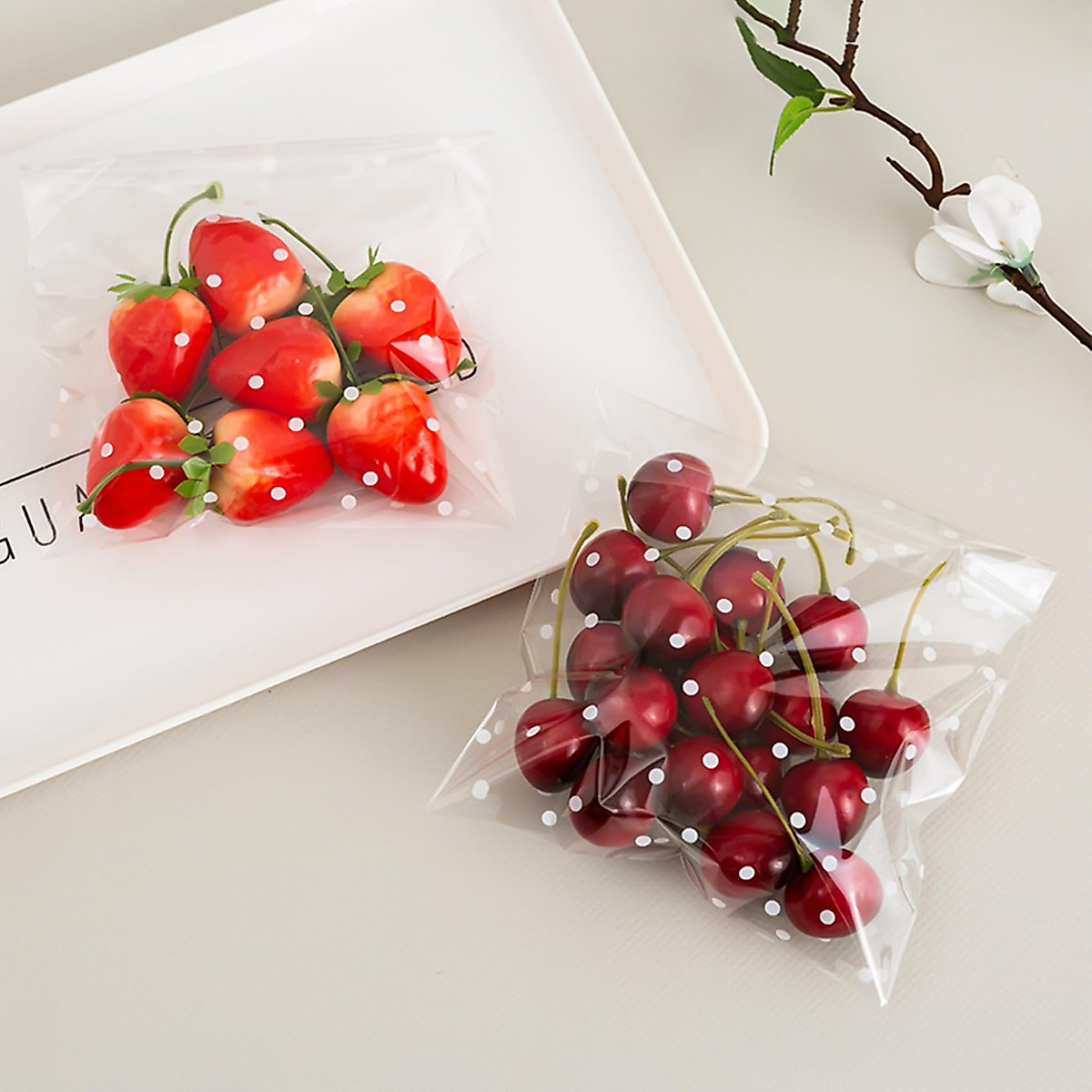 Self Sealing Cellophane Bags,200 Pcs Clear Cookie Bags Resealable Cellophane Bag for Packaging Packaging Bakery,Gifts,Favors, (4"x4")