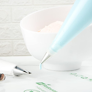 Restaurantware Pastry Tek Piping Tip 1 Round Round Tip For Icing - #6 Corrosion-Resistant Stainless Steel Icing Tip Dishwasher-Safe Decorate Cupcakes Cakes or Cookies