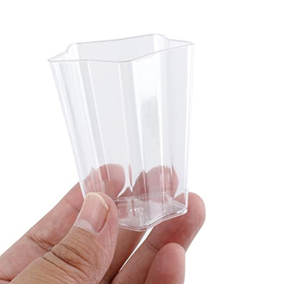 Hacaroa 100 Pack Mini Dessert Tumbler Cups with Spoons, 2 Oz Plastic Star Parfait Appetizer Cups, Clear Reusable Dessert Serving Bowls for Puddings, Mousse, Party Event