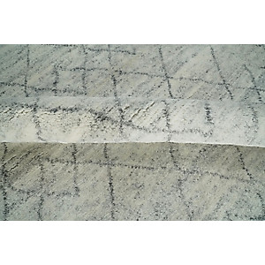 Artisan's Arc Hand Woven Silver and Gray 8x10 Trellis Moroccan Rug Made with Fine Wool | CP79810