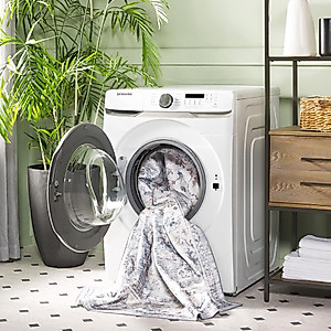 SAFAVIEH Arizona Collection Area Rug - 8' x 10', Light Blue & Ivory, Traditional Design, Washable & Slip Resistant, Ideal for High Traffic Areas in Living Room, Bedroom & Dining Room (ARZ517L-8)