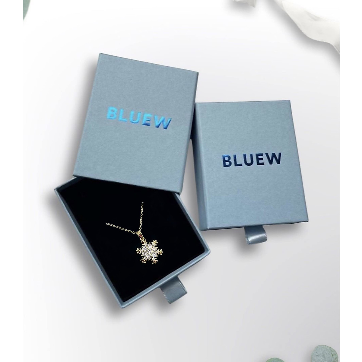 BLUEW Snowflake Pendant Necklace, Gold Plated Stainless Steel Dainty Handmade Jewelry for Women, Sparkly Cubic Zirconia, Diamond Crystal, Stylish Design, Delicate - Gift for Her