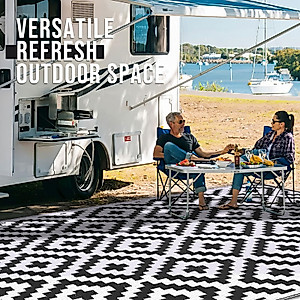 OLANLY Waterproof Outdoor Rug 5x8 ft, Reversible Plastic Straw Patio Rug for Camping, RV Mat Outside, Indoor Outdoor Carpet for Porch, Deck, Backyard, Camper, Balcony, Picnic, Black & White