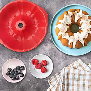 SILIVO 9 Inch Silicone Bunt Cake Pans (2 Pack) - 10 Cup Nonstick Silicone Fluted Tube Pan, Silicone Cake Molds for Baking for Cake, Brownie, Jello and Bavarois