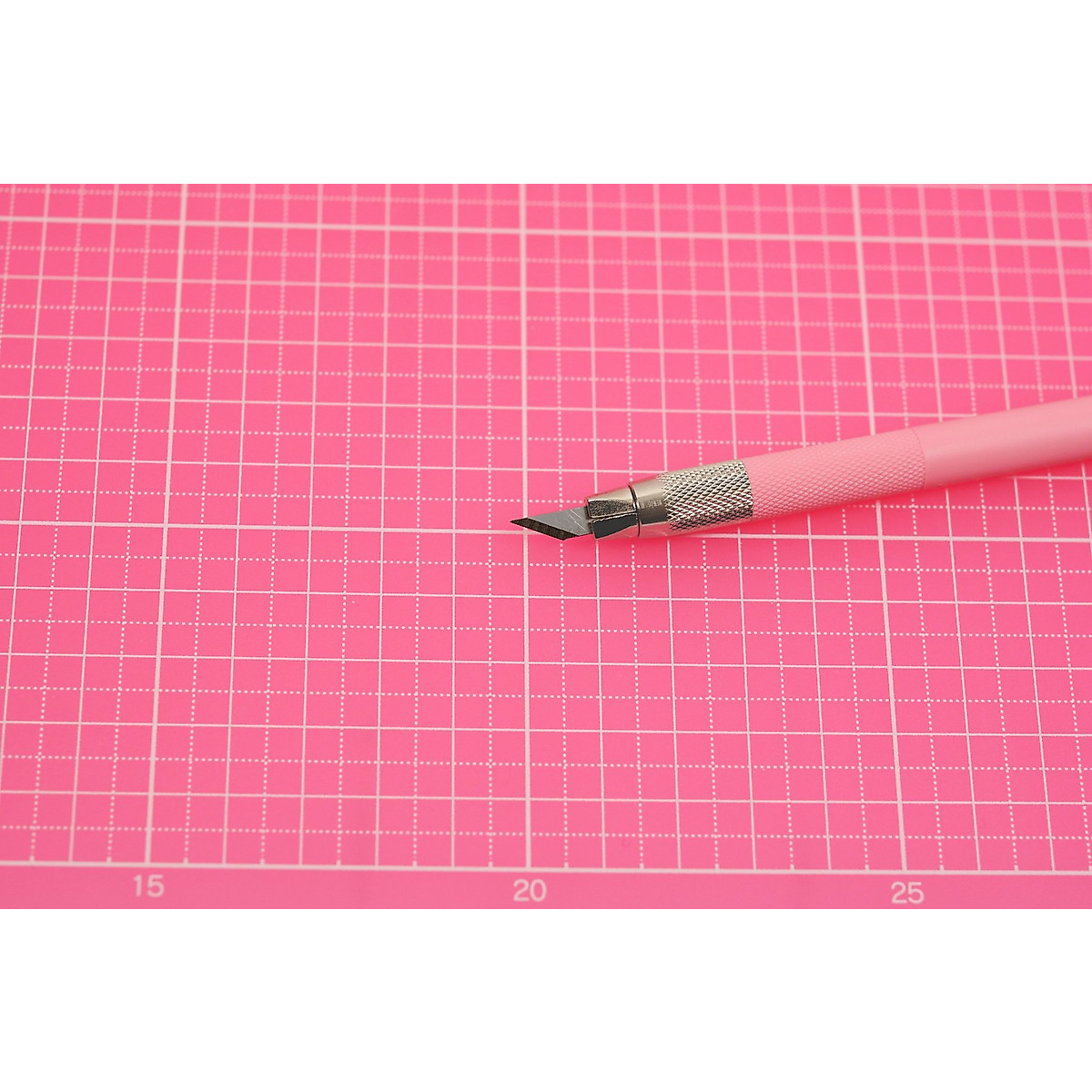 NT Cutter Resin Holder Art Knife, Pink Holder, 1 Knife (D-401P-P)