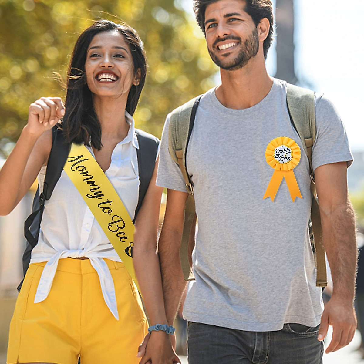 3pcs Welcome Baby Party Banner Set Soon to Bee A Family of Three Banner Mommy to Bee Sash Daddy to Bee Badge Bee Baby Shower Decoration Bee Themed Party Supplies