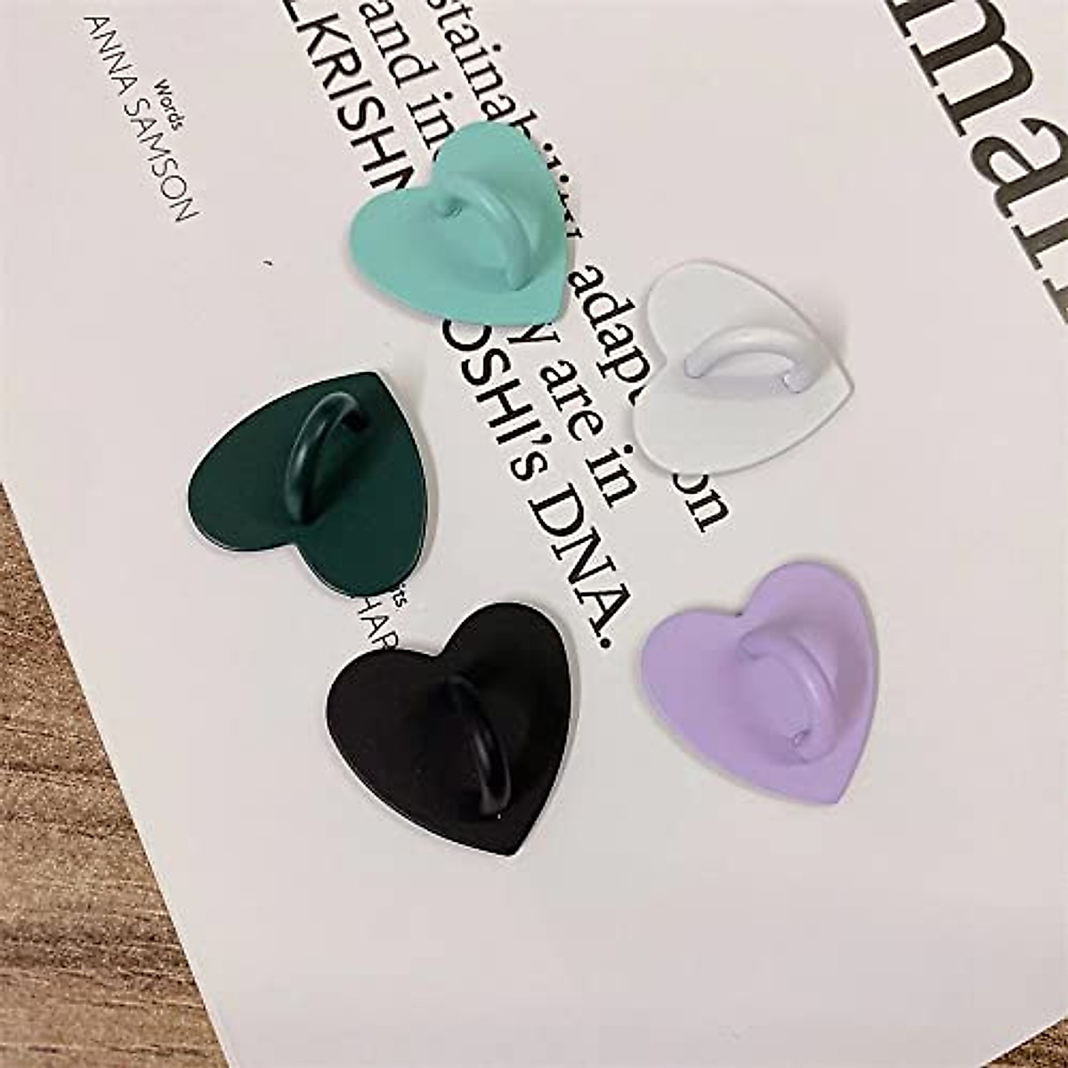 Adhesive Metal Heart Finger Ring Metal Phone Keychain Hooks, Phone Stand Holder Buckle Charms Clasp Accessories(Black)