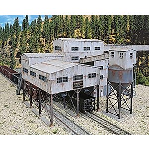 Walthers Cornerstone HO Scale Model Diamond Coal Corporation, 49.2 by 33.4 by 19cm