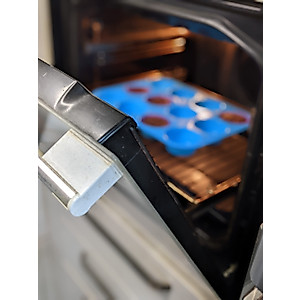 SAMZAREULO Silicone Muffin Pan - 12 Cups Regular Cupcake Pan