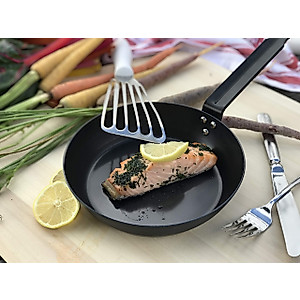 Browne Foodservice THERMALLOY 11.8 Inch Black Carbon Steel Fry Pan