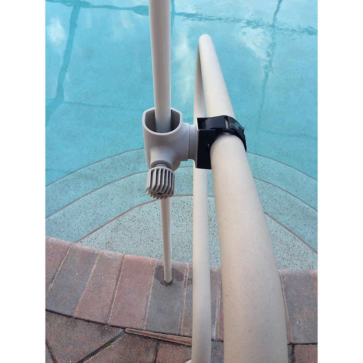 Beach Umbrella Anchor Mount Strap Shade (Color: Pink , White , or Green) (Pink)