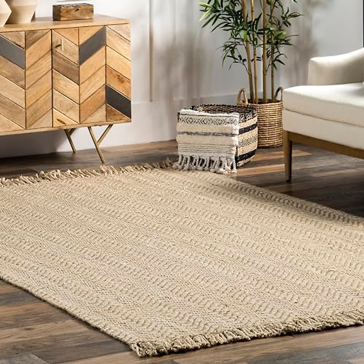 nuLOOM Don Chevron Jute Tasseled Accent Rug, 3' x 5', Off-white, Rectangular, 0.35" Thick