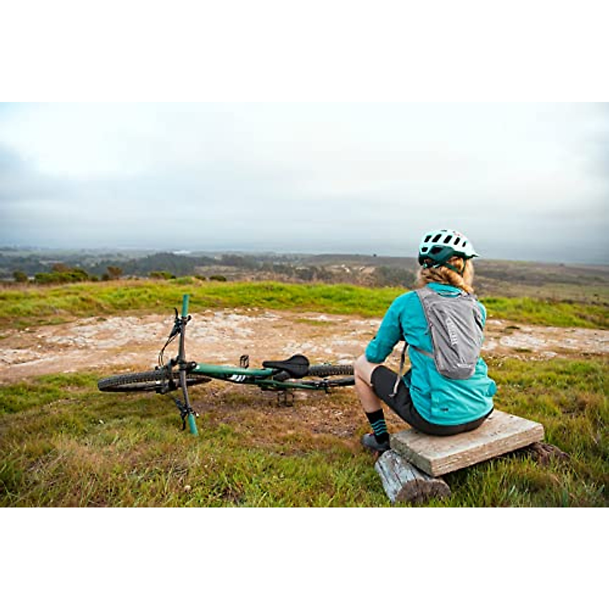 CamelBak Hydrobak Light Bike Hydration Backpack 50oz, Black/Silver