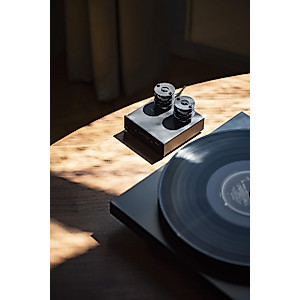 Pro-Ject Debut Carbon EVO, Audiophile Turntable with Carbon Fiber tonearm, Electronic Speed Selection and pre-Mounted Sumiko Rainier Phono Cartridge (High Gloss Black)