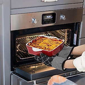 AVLA 2 Pack Porcelain Baking Dish, Square 8.7 Inch Brownie Dish Lasagna Pan Roasted Meat Bakeware Set for Kitchen, 75 OZ Casserole Dish with Double Handle, Vintage Red