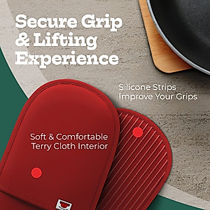 Red Pot Holder and Double Oven Mitt Bundle