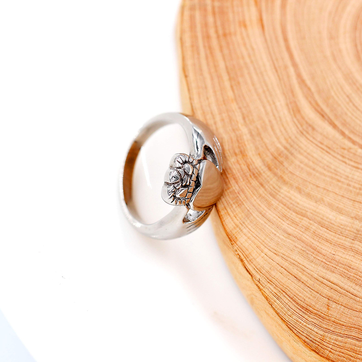 Uloveido Stainless Steel Irish Claddagh Heart Crown Ring Wedding Promise High Polished Friendship Jewelry for Women Lady Y981 (Size 7)