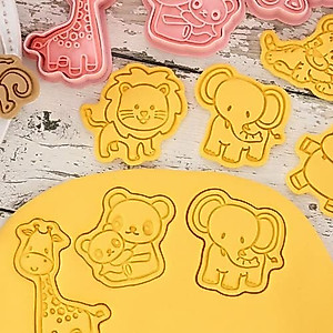 Crethinkaty Animals Cookie Cutter Set,8 Pcs Plastic Cookie Stamps Cartoon Fun Biscuit Moulds Fondont Decoration