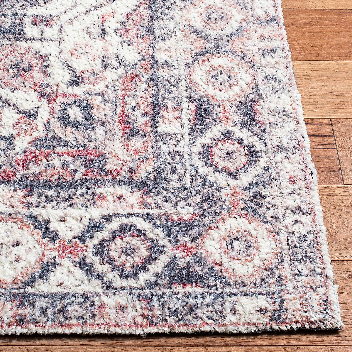 SAFAVIEH Classic Vintage Collection Area Rug - 5' x 8', Red & Blue, Handmade Oriental Medallion Distressed, Ideal for High Traffic Areas in Living Room, Bedroom (CLV203Q)