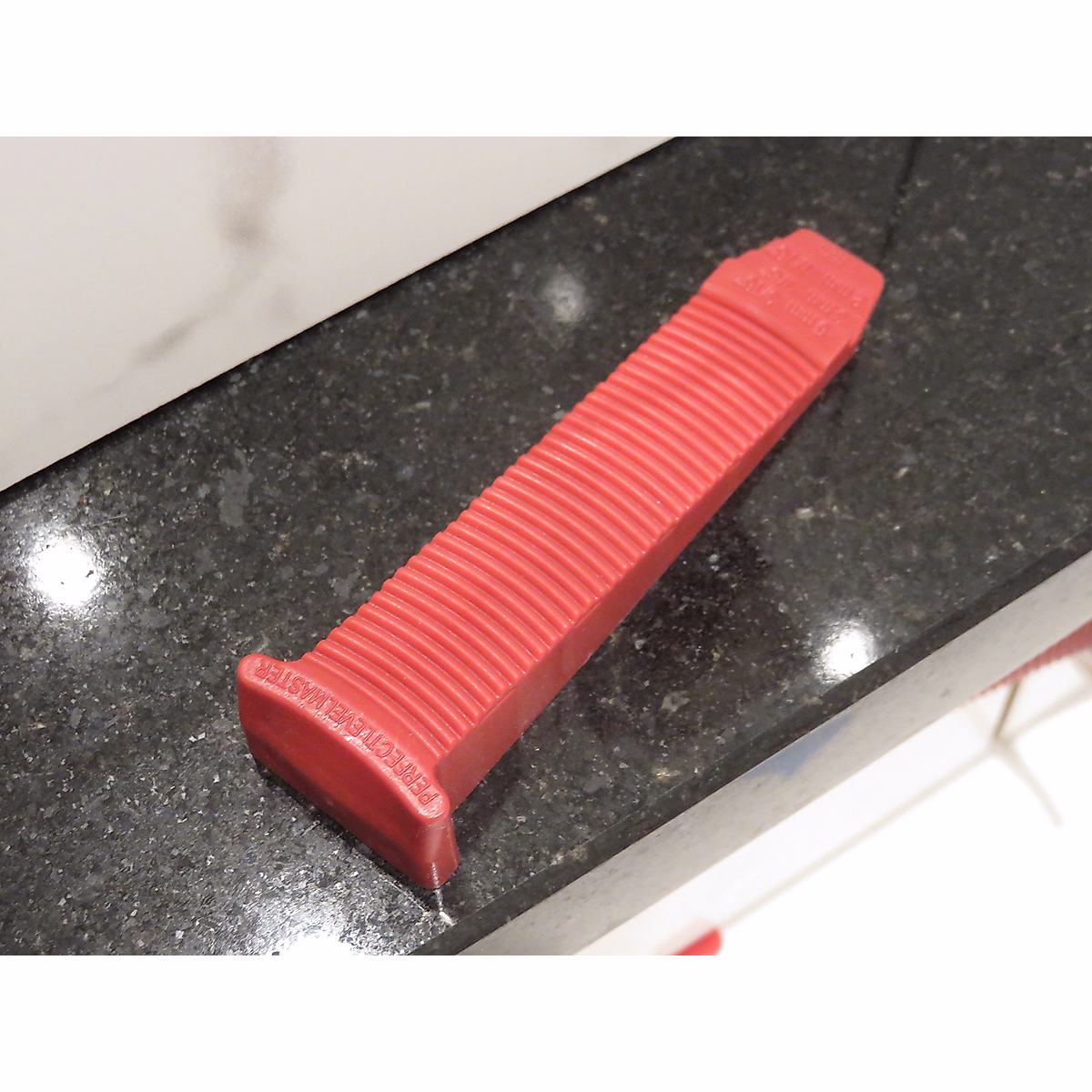 T-Lock - 100 red wedges PERFECT LEVEL MASTER - Professional Anti lippage Tile leveling system - (white T-Lock clips spacers not included and sold separately) by Tile Master