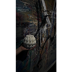 Hyznengu Knot Ball Candle - White Super Large Handmade Pillar Scented Soy Wax Candles，Elegant Aesthetic Candle for Women，Housewarming Presents，Home Room Shelf Coffee Table Decorative Idea Candles