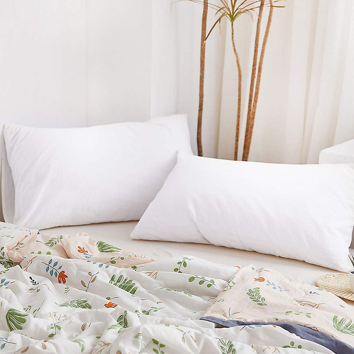 BEDSUM Microfiber Standard Pillowcases Set of 2, Soft Wrinkle Resistant and Easy Care Pillow Cases with Envelope Closure for Kids, 20x26 inches, White