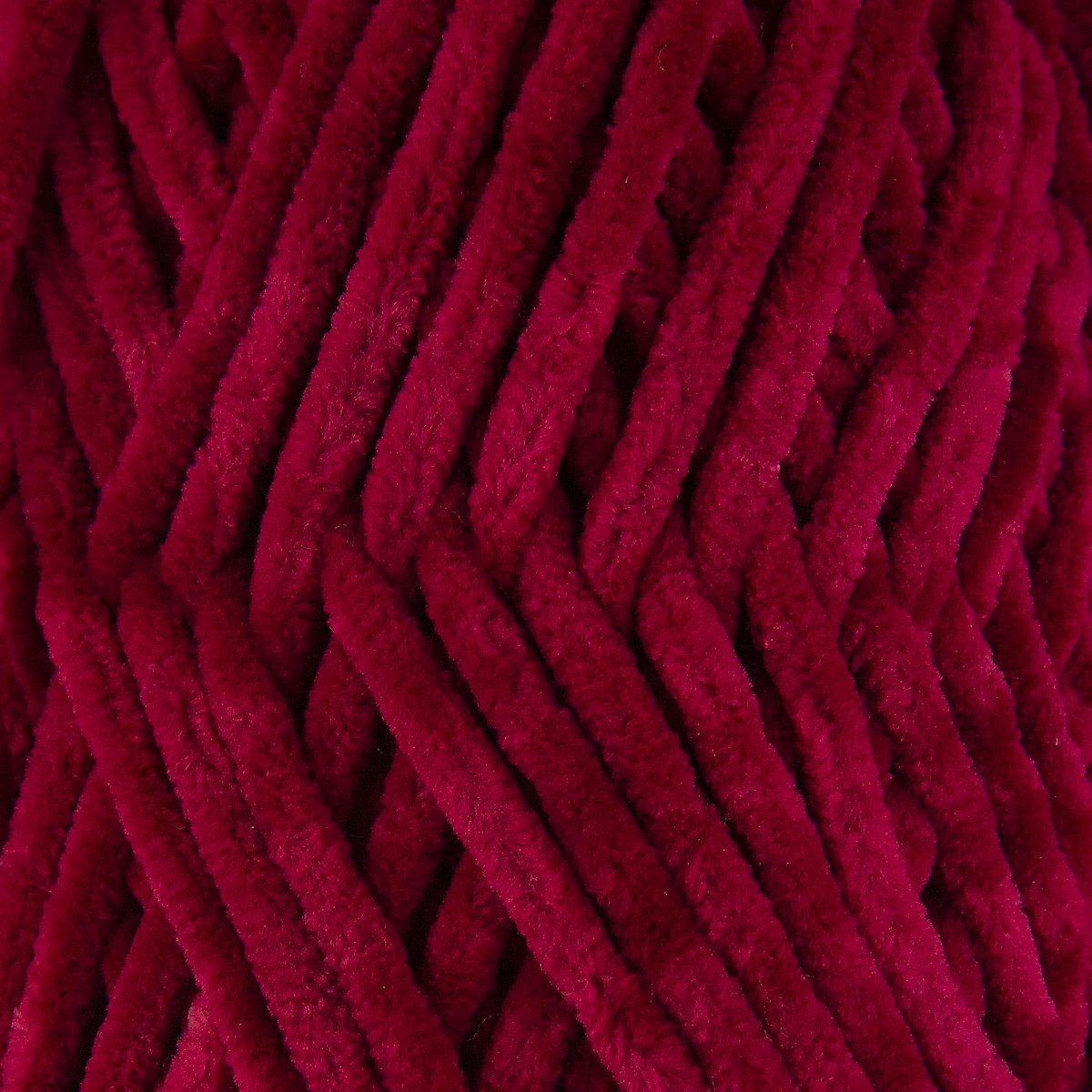 Sensy Velvet Yarn for Crocheting, Baby Blanket Yarn, Chenille Yarn, Amigurumi Yarn, 3.5 oz, 132 Yards, Gauge 5 Bulky (Cherry Red)