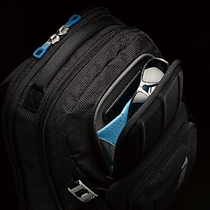 Thule Crossover 32L Backpack - 15inch MacBook Pro / 15.6inch PC/Tablet compatible - Crush proof sunglass/tech pocket - Travel backpack - Carry on sized backpack