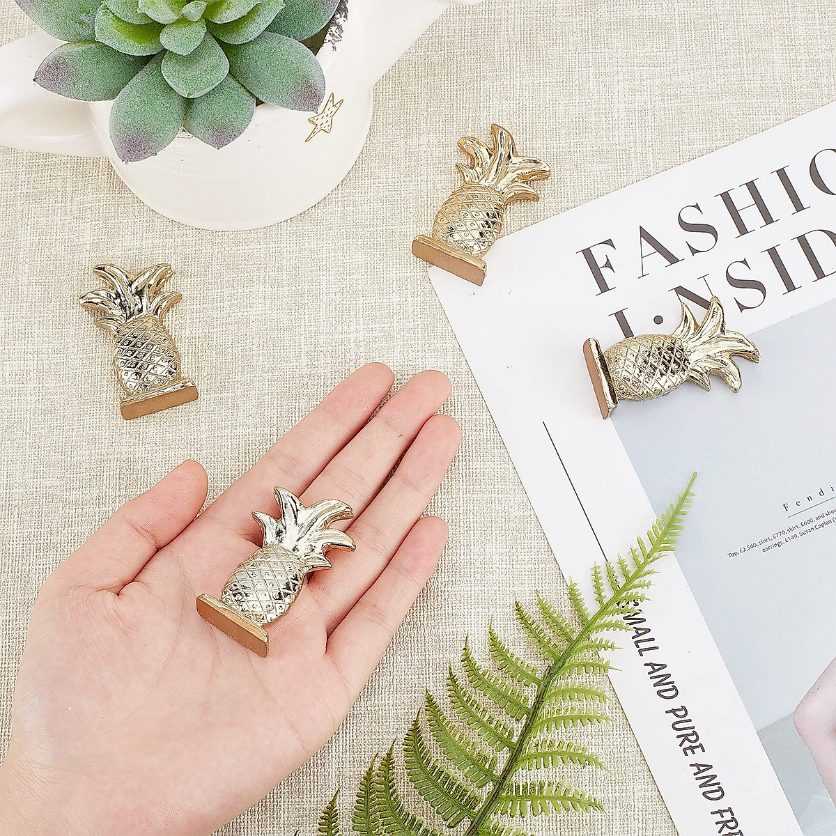 CHGCRAFT 6Pcs Pineapple Card Holders Golden Pineapple Table Number Holders Pineapple Book Note Photo Stand Clips for Christmas Banquet Wedding Anniversary Party Home Office Decor