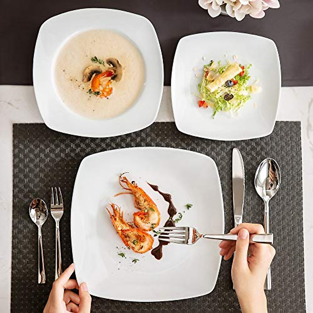 ZLDGYG A 18-Piece Ceramic Porcelain Tableware Dinner Set with 6Dinner Soup Dessert Plates Set Service for 6 Person