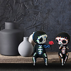 Efitty Sugar Skull Couple Figurine Sculptures Statues Ornaments for Home Garden Indoor Outdoor, Crafts Resin Cute Sugar Skull Couple Statue with Flower, Home Wedding Decoration Gifts for Couples (A)