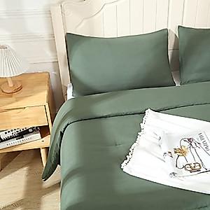 Hiverson Essentials Emerald Green Comforter Twin Size, Modern Bedding Set for Girls/Women, Cute Soft & Lightweight Chic Microfiber Bed Sets, 2pc- 1 Comforter & 1 Pillowcase (66x90 Inches)