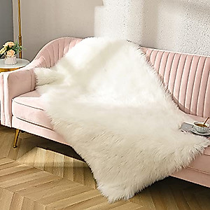 Maxsoft Fluffy Fur Rug for Bedroom, 3 x 5 Feet White Shaggy Faux Sheepskin Rugs for Girls Room Washable, Furry Throw Area Rugs for Dorm Living Room Kids Home Decor