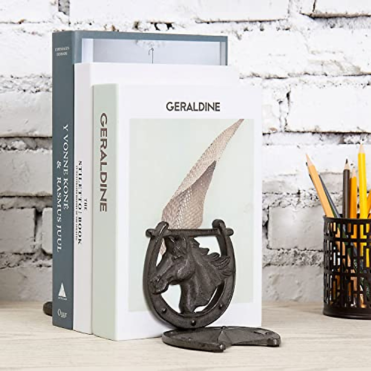 MyGift Dark Brown Cast Iron Decorative Bookends for Heavy Books, Western Theme Home Office Decoration, Bookshelf Decor with Horse, Horseshoe and Star Design, 1 Pair