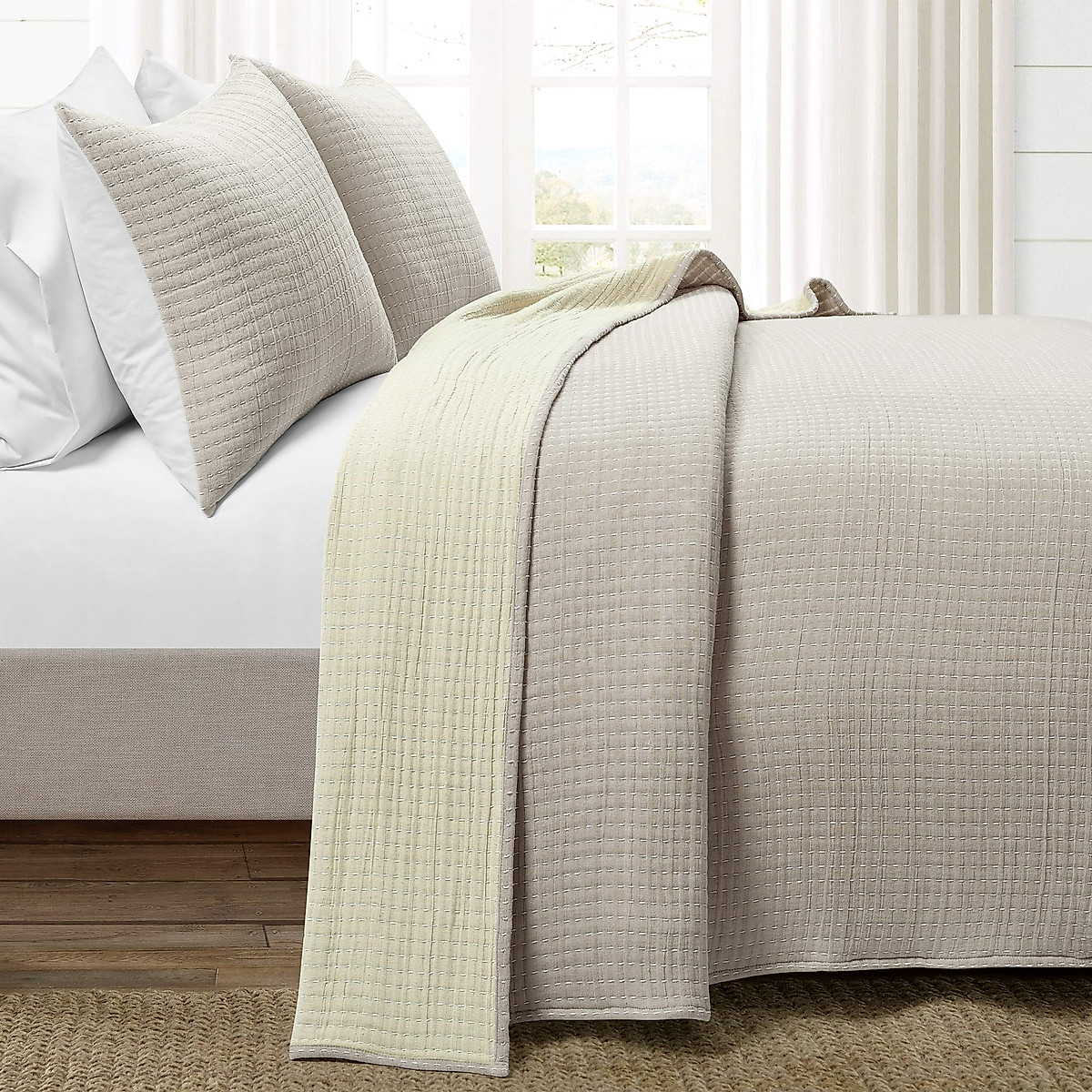 Lush Decor Solid Kantha Pick Stitch Yarn Dyed Cotton Woven 3 Piece Quilt/Coverlet Set, King, Neutral & Off-White