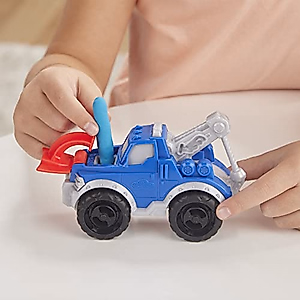 Play-Doh Wheels Tow Truck Toy for Kids 3 Years and Up with 3 Non-Toxic Colors