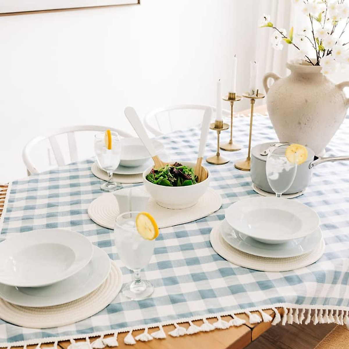 OrganiHaus White Farmhouse Placemats, Set of 6 Round Woven Placemats, Heat Resistant Circle Cotton Placemats, Rustic Outdoor Placemats for Patio Table, Washable Round Placemats for Dining Table