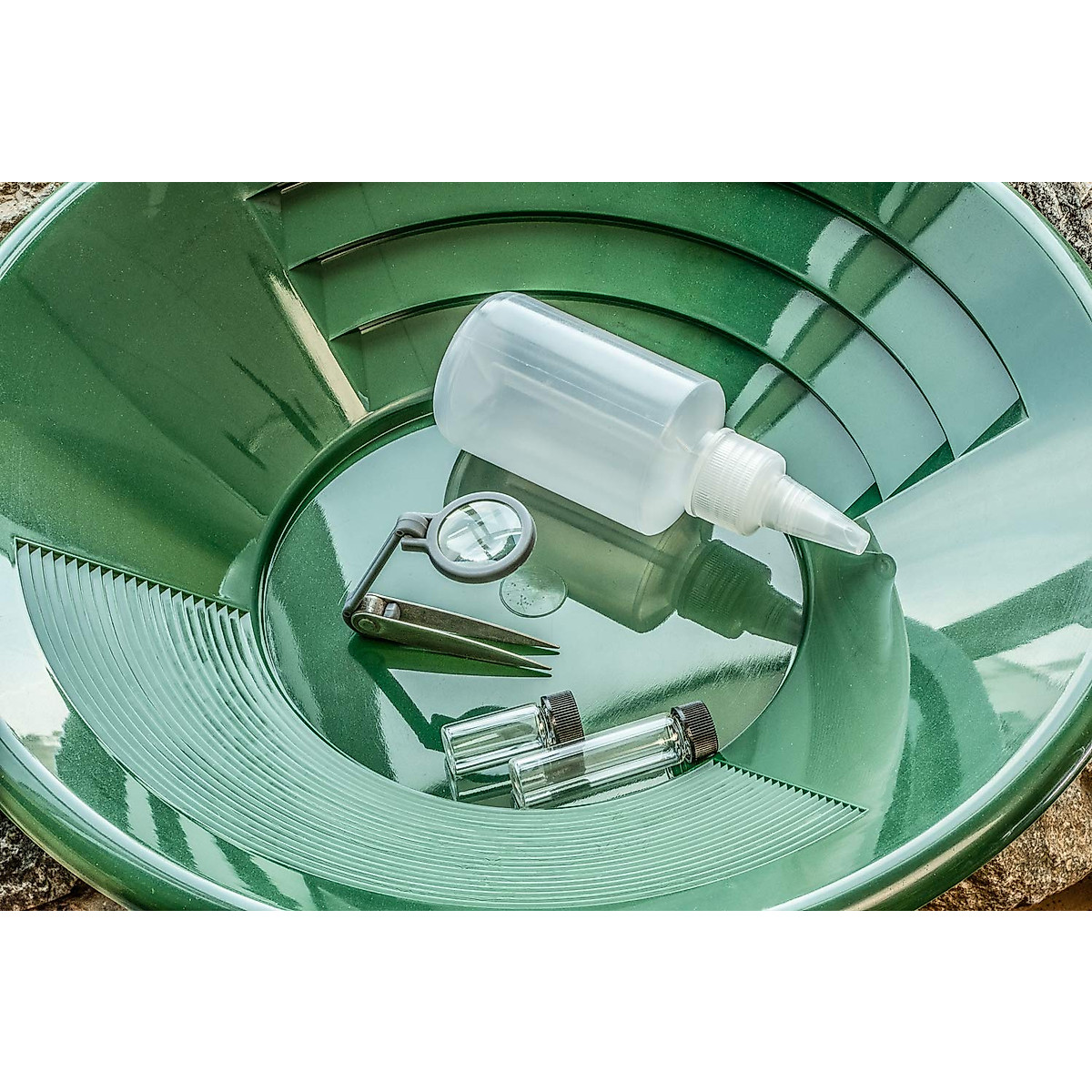 SE Gold Panning Kit - Complete Prospecting Set with Pans, Sieves, and More - Ideal for Beginners, Enthusiasts, Hobbists (GP5-KIT107)