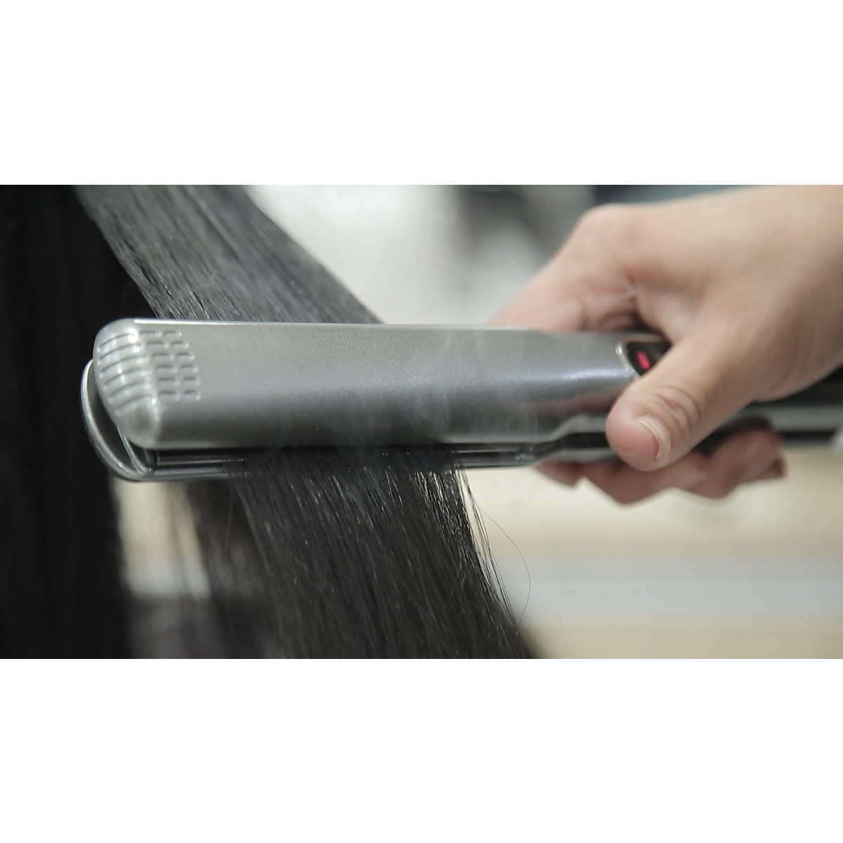 Professional 480 F Hair Straightener Iron with Titanium Plates by Lizze Extreme