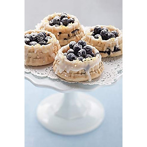 Nordic Ware 54349AMZ Shortcake Baskets Cast Aluminum Cakelet, Six 1/2 Cup, Toffee
