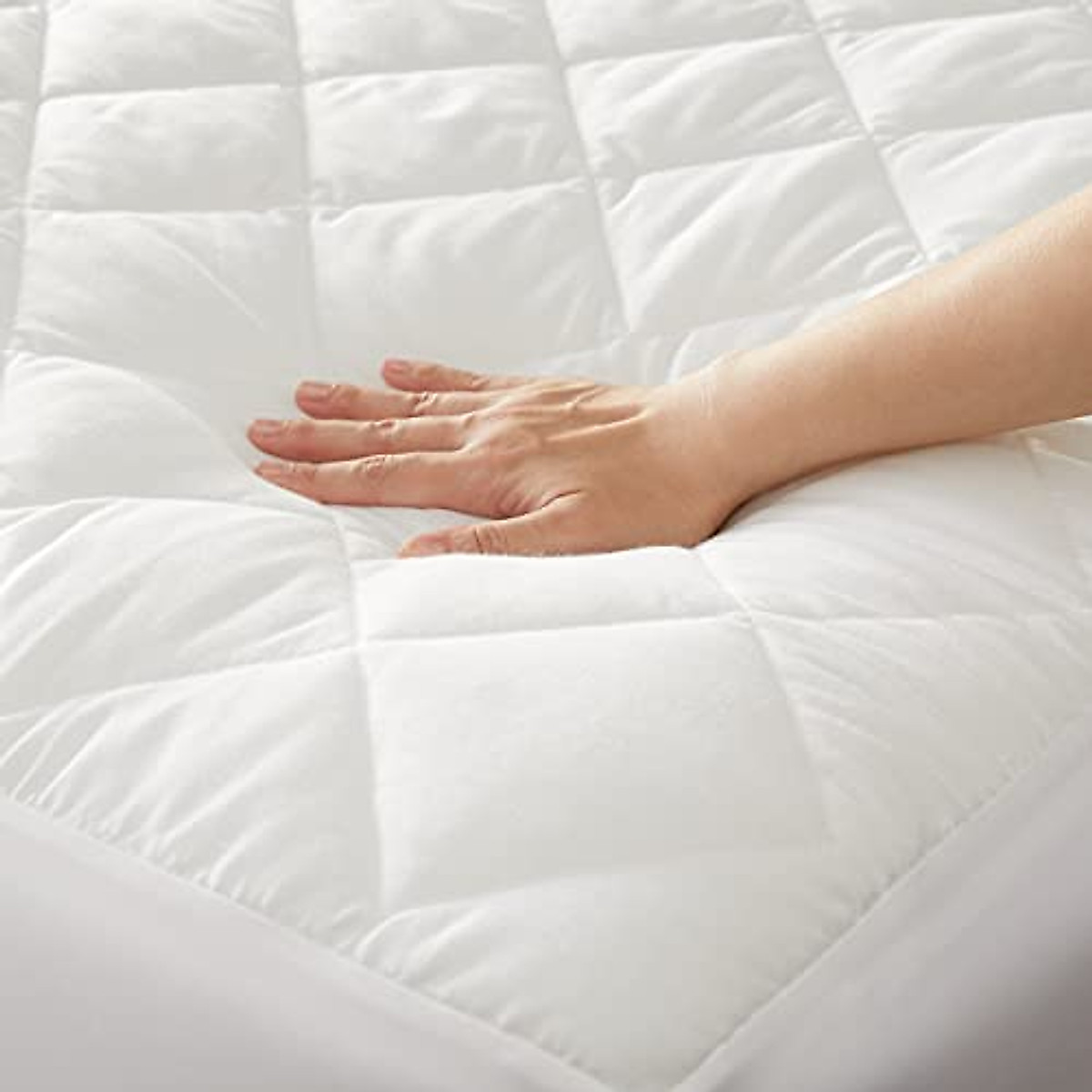 Amazon Basics Hypoallergenic Quilted Mattress Topper Pad Cover - 18 Inch Deep, Twin XL, White
