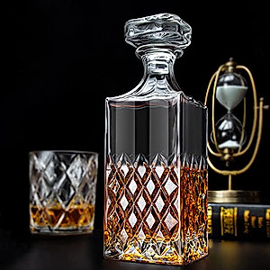 Lighten Life Whiskey Decanter,29oz Crystal Decanter with Glass Stopper,Liquor Decanter in Gift Box,Premium Vodka Decanter for Whiskey,Bourbon,Scotch,Liquor