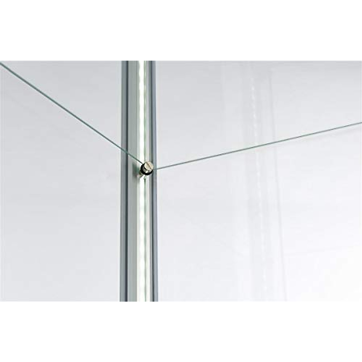 Displays2go Locking Glass Display Case, Illuminated – Silver (DCKDMT24S)